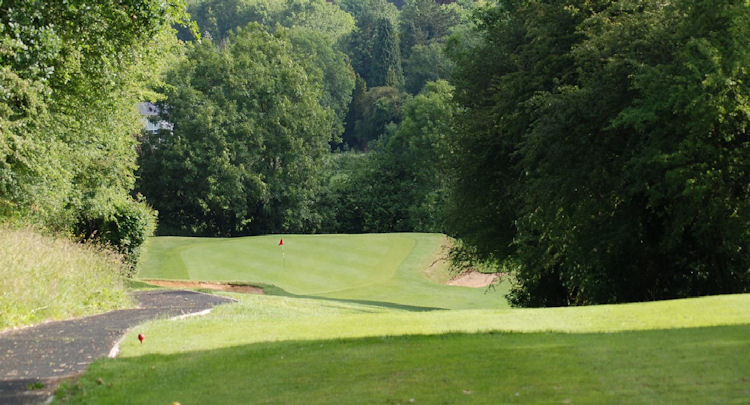 Golf Courses in Woking, Guildford and Surrey | English Golf Courses